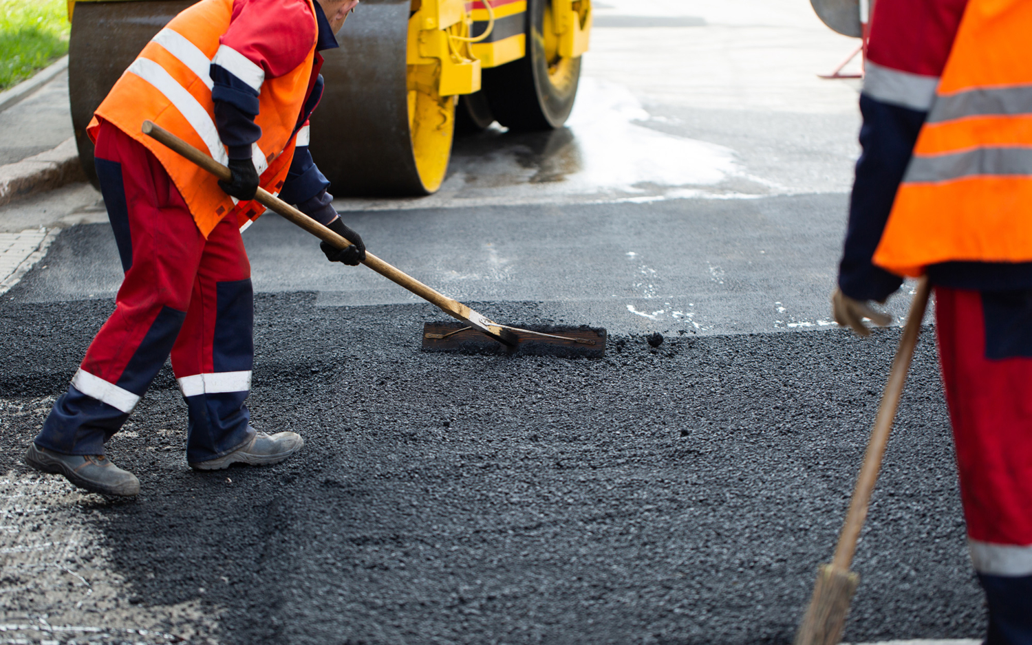 Asphalt Repaving Vs. Resurfacing: Your All-in-One Breakdown